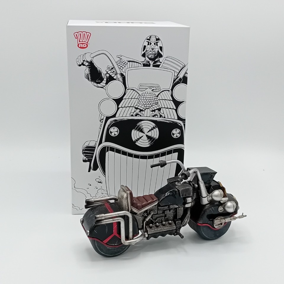 ThreeA 2000AD Judge Dredd and Lawmaster Motorcycle Figure Boxed FLT30 ...