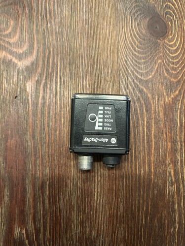 1 Used ALLEN-BRADLEY CODE READER 48CR -CC77RAF-E8 w Programming Cords ...