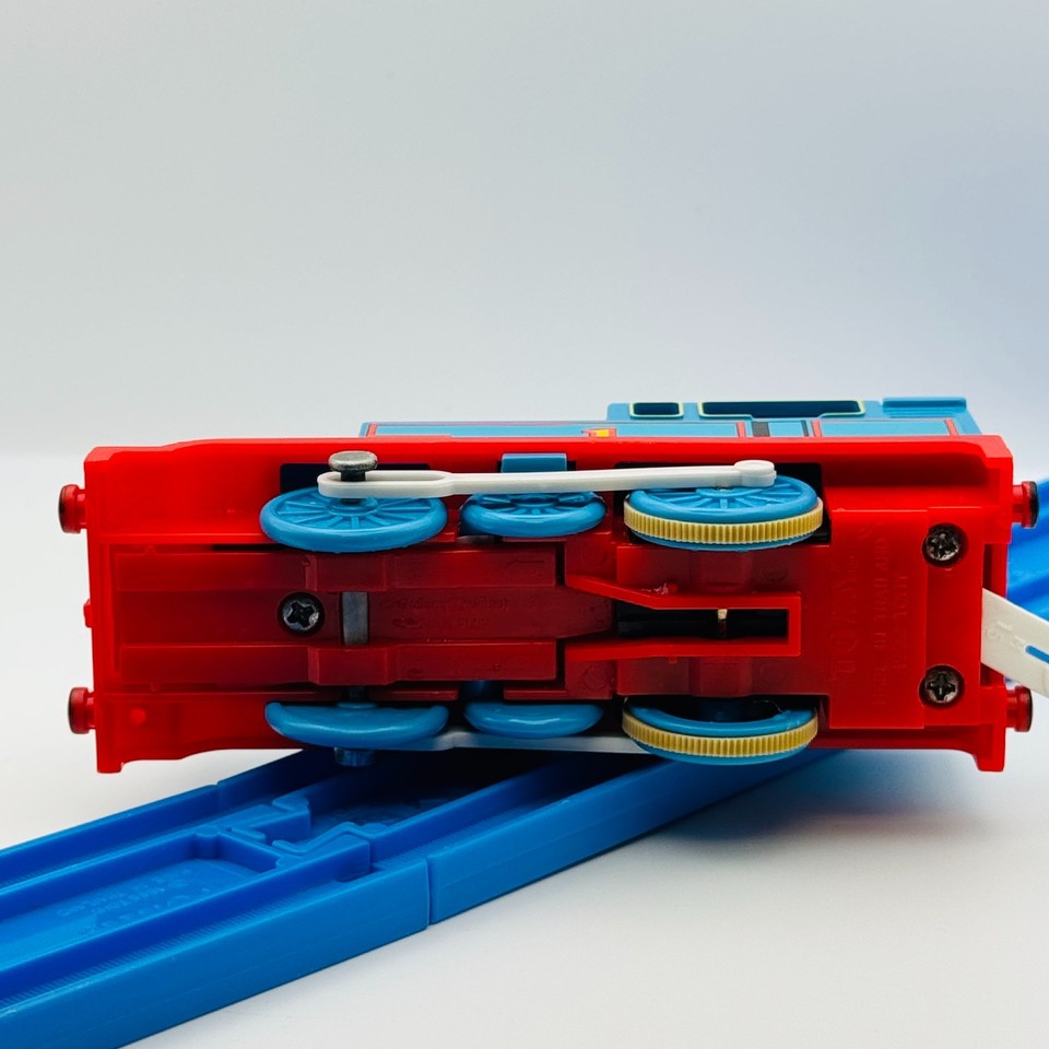 Thomas & Friends - Tomy/ Trackmaster THOMAS 2002 - Motorized Train FOR ...