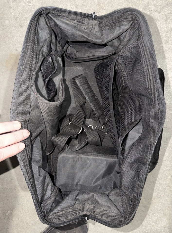 This is a Snap On Tools Large Tool Bag/ Tote Bag/ Organizer Bag/ 18”x9 ...