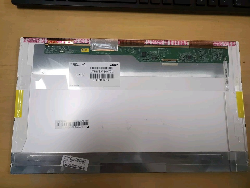 LTN156AT24-T01 V000220910 TOSHIBA SATELLITE C855D 15.6" LCD SCREEN ...