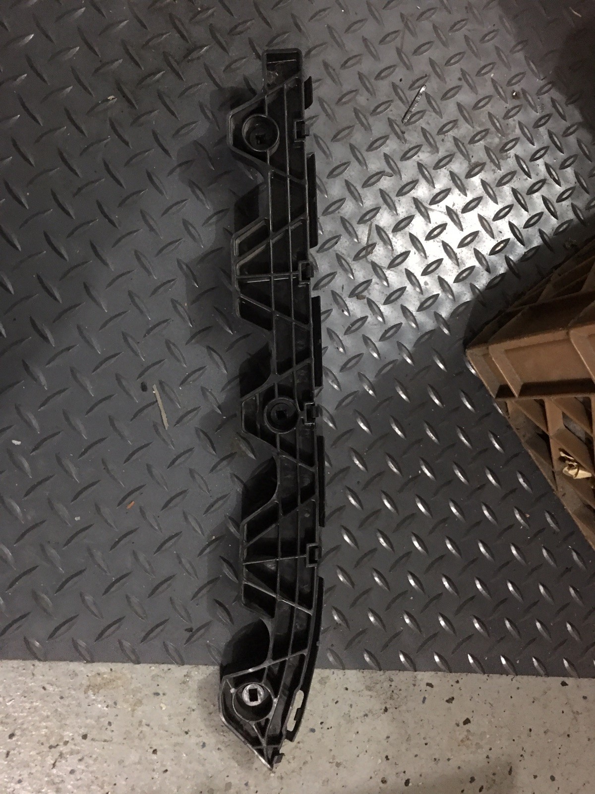 04-10 TOYOTA SIENNA REAR BUMPER RETAINER Both Side 52575-AE010 52576 ...