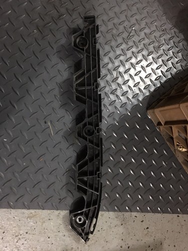 04-10 TOYOTA SIENNA REAR BUMPER RETAINER Both Side 52575-AE010 52576 ...