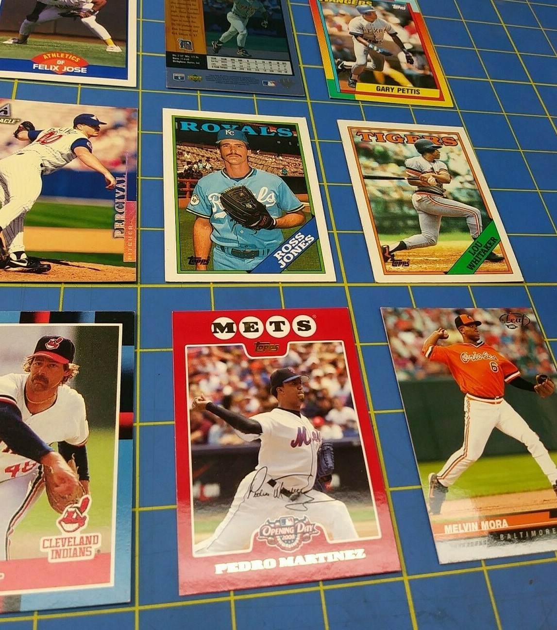 Lot of 21 Cards baseball cards. Topps. Dwight Evans 158 Jason Dickson ...