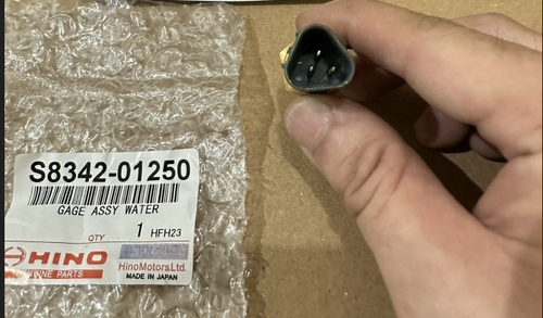 S8342-01250 WATER TEMPERATURE Water Temperature Sensor SK210-8 SK200-8 ...