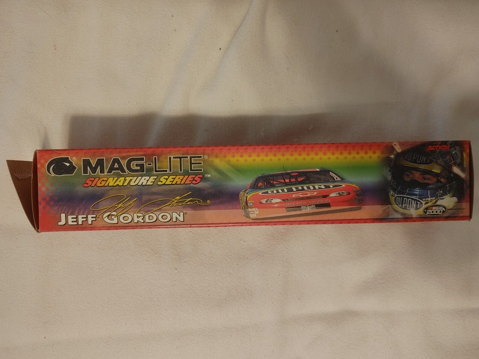 MAGLITE Signature Series JEFF GORDON 3-D Flashlight #24 NASCAR DuPont ...