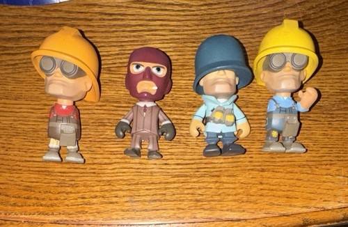 Team Fortress portable mercs Lot Of 4 Figures. Two Missing Arms Two ...