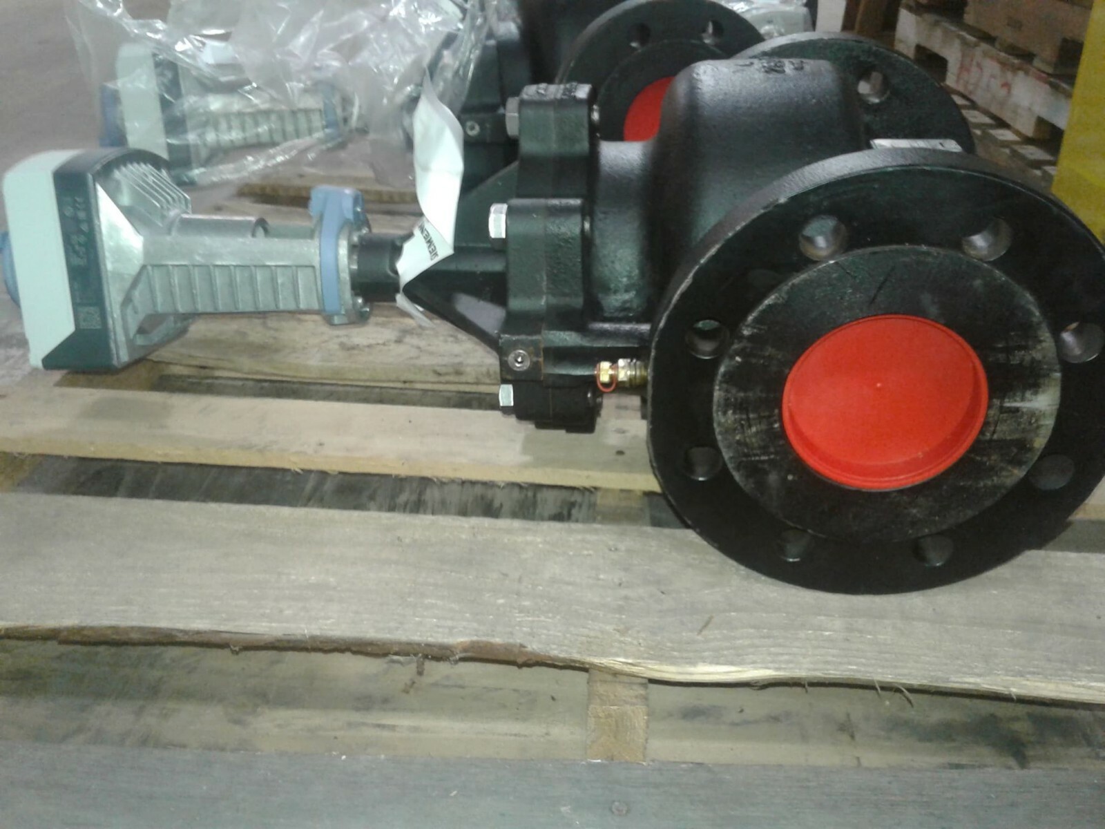 SIEMENS - 2-Way 4" Actuator Valve 599-07327 / 011731 / 378-07327 ...