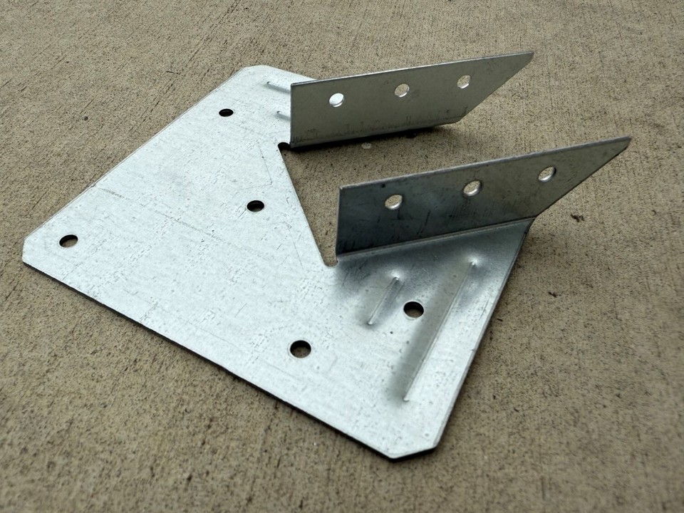 Sandbaggy U-Shaped Hurricane Tie for Rafters / Trusses - 18 Gauge ...