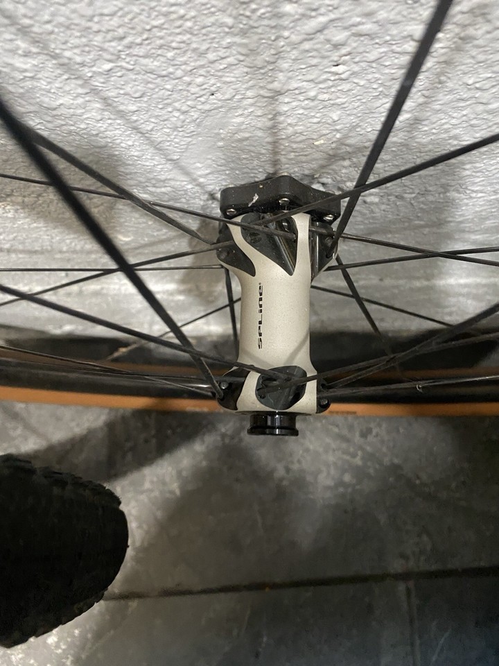 DT Swiss GR1600 Spline Wheelset With Tubeless Valves And HDR Driver | eBay