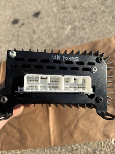 Jeep Grand Cherokee ZJ 93-98 Infinity Gold Amp Amplifier 56007499 ...