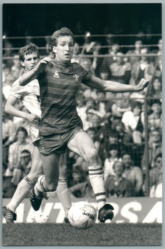 1985 Joey Jones Chelsea FC Wales Football Soccer Player Vintage Press ...