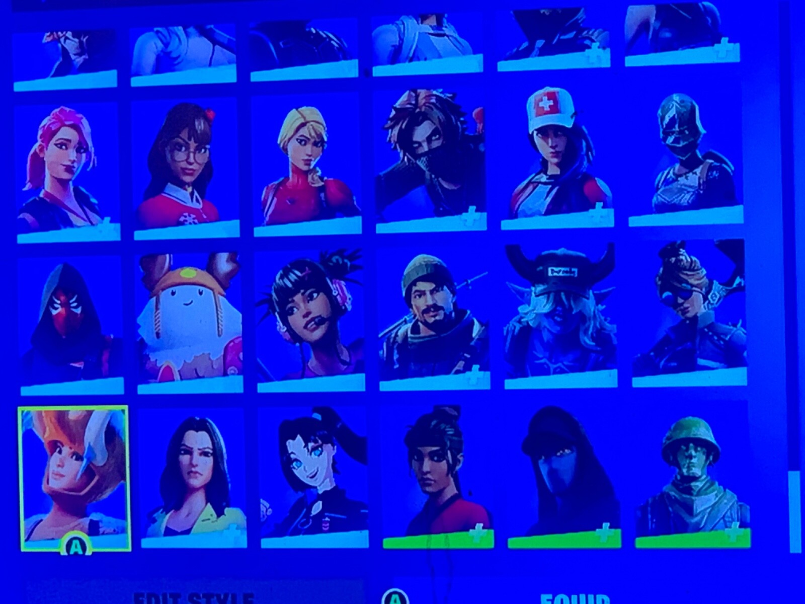fn account 200+ skins some of some packs, message me for more info ...