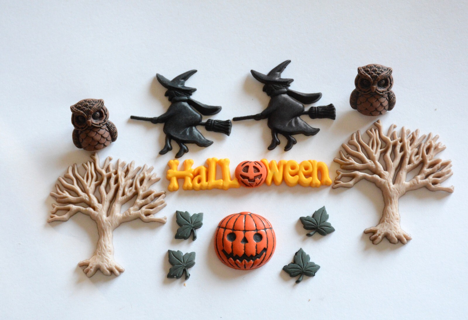 Haunted Woods / Dress It Up Halloween Craft Buttons / Witch ~ Trees ...