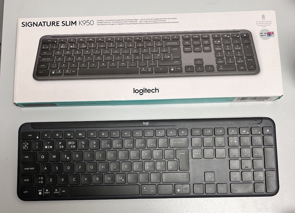 Logitech Signature Slim K950 Graphite - Kabellose Tastatur inkl. Logi ...