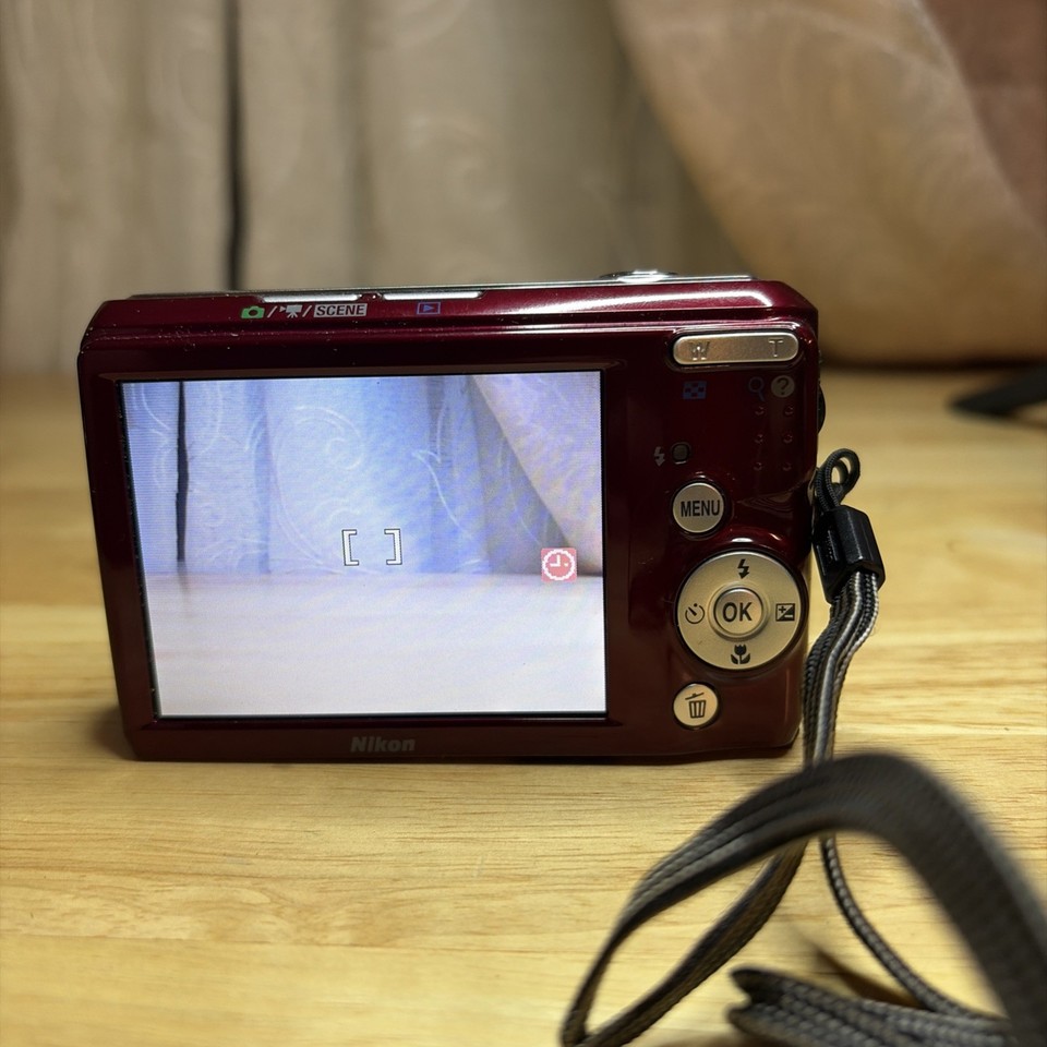 Nikon Coolpix L20 10.0MP Digital Camera Deep Red 3.6x Zoom Work Tested ...