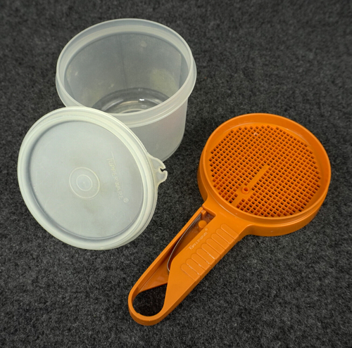 Tupperware #1689 Sift-It Sifter #1493 2 Cup Container and #215 Lid USA ...