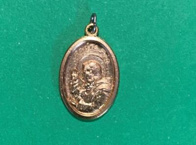 GOLD PLATED MEDAL ST PADRE PIO HEALING SAINT SUFFERING STIGMATA PRIEST ...
