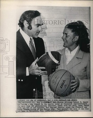 1972 Press Photo Boston Sports Attorney Robert G. Woolf and Wife Anne ...