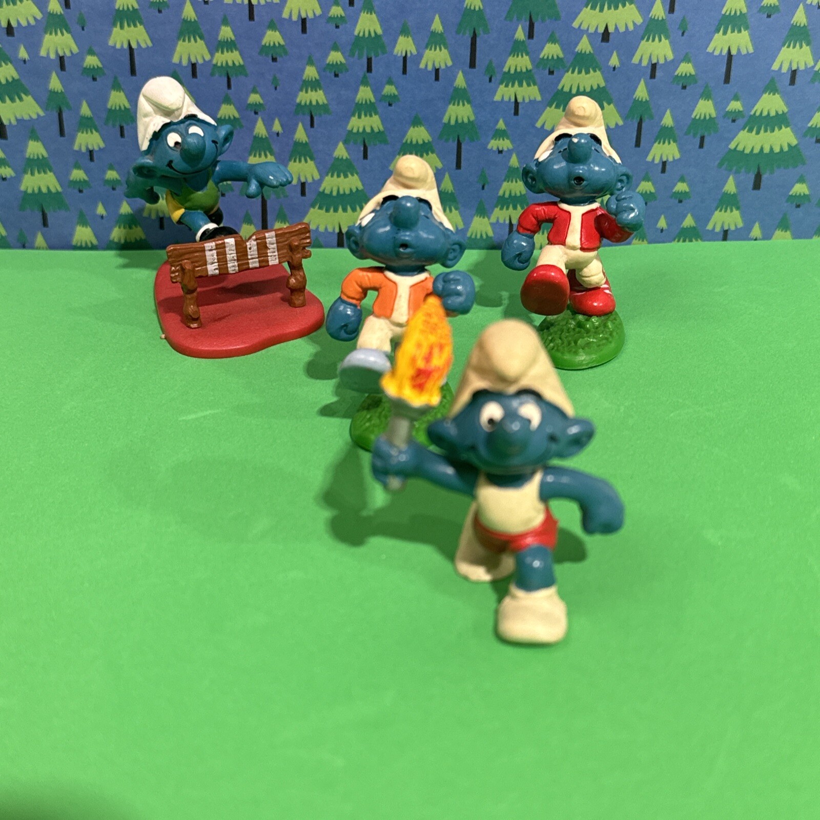 1978 Smurfs Olympic Torchbearer Smurf 20030 Figure Torch Runner ...