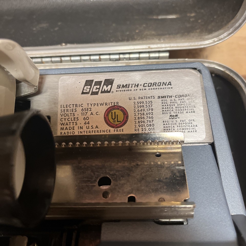 Smith Corona Electra 110 Electric Typewriter w/ Hard Case Needs Service ...