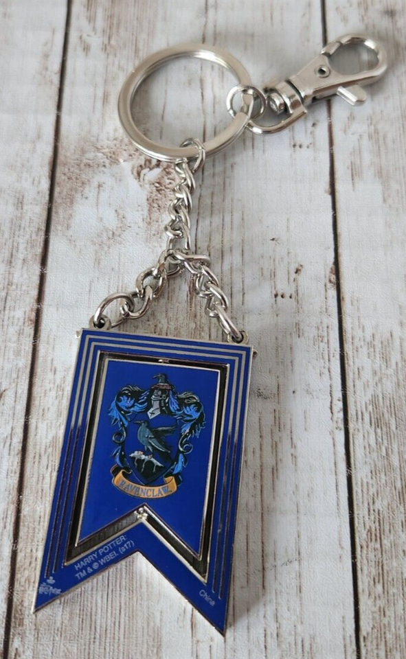 Universal Wizarding World Harry Potter Ravenclaw Pendant Flag Keychain ...