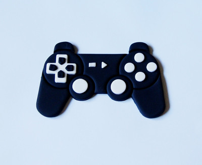 PLAYSTATION CONTROLLER EDIBLE CUP CAKE TOPPERS X 12 - APPROX 5CM ...