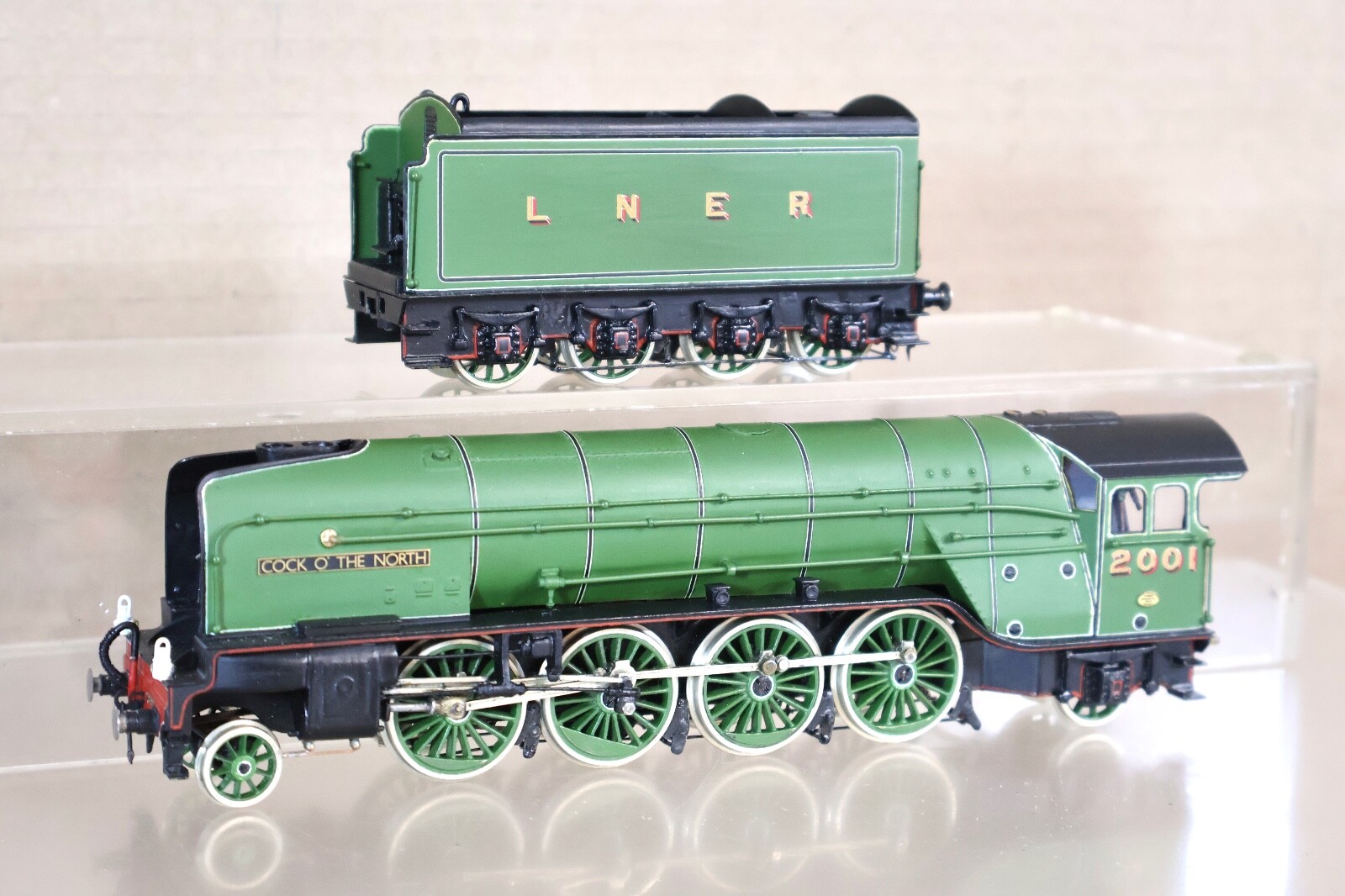 DJH PC MODELS EM GAUGE KIT BUILT LNER P2 COCK O the NORTH & 7 GRESLEY ...
