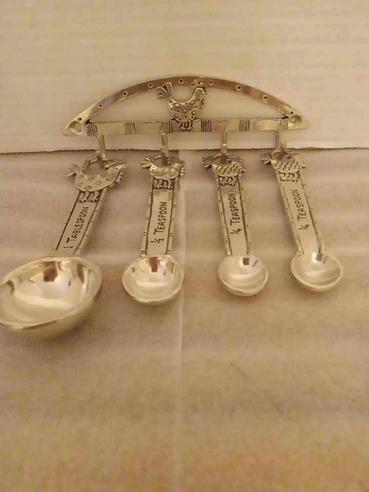 Beautiful Set Of Chicken Measuring Spoons With Wall Hanger | eBay