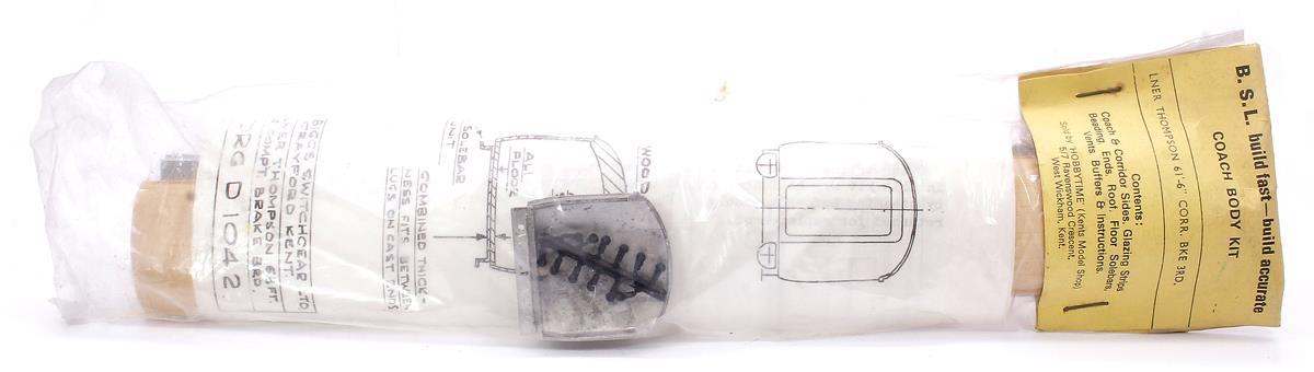 PC MODELES/BSL 'OO' SCALE PAIR OF LNER GRESLEY/THOMPSON COACH KITS ...