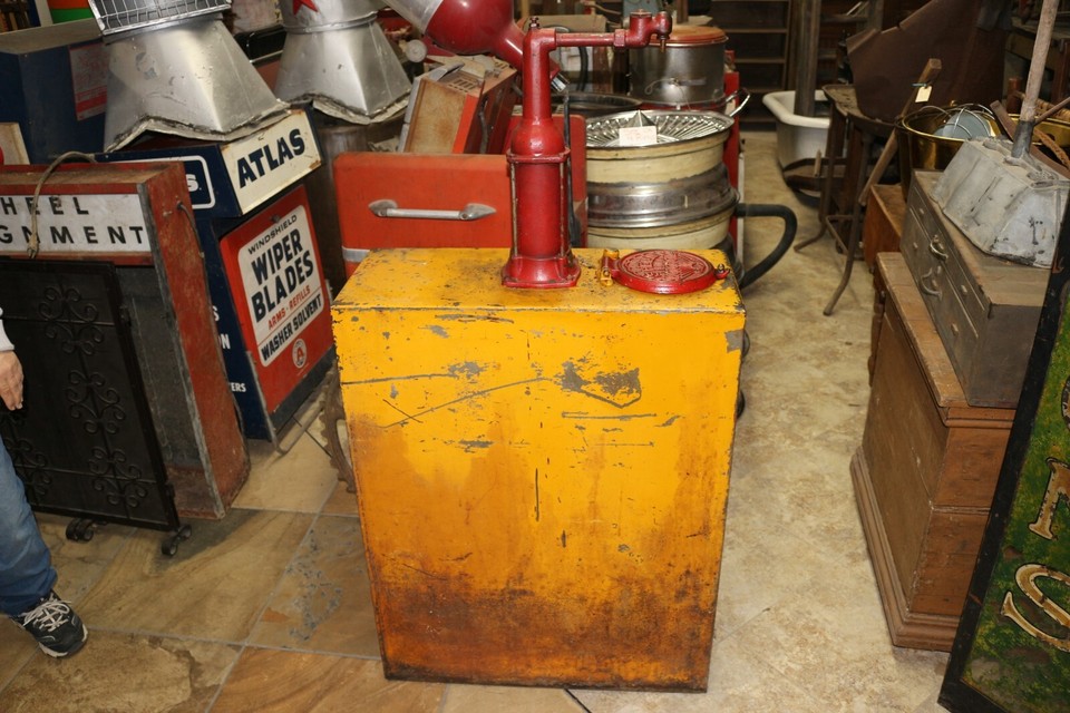 Vintage Bennett Model 457 Silver Shell Motor Oil Pump Lubester W ...