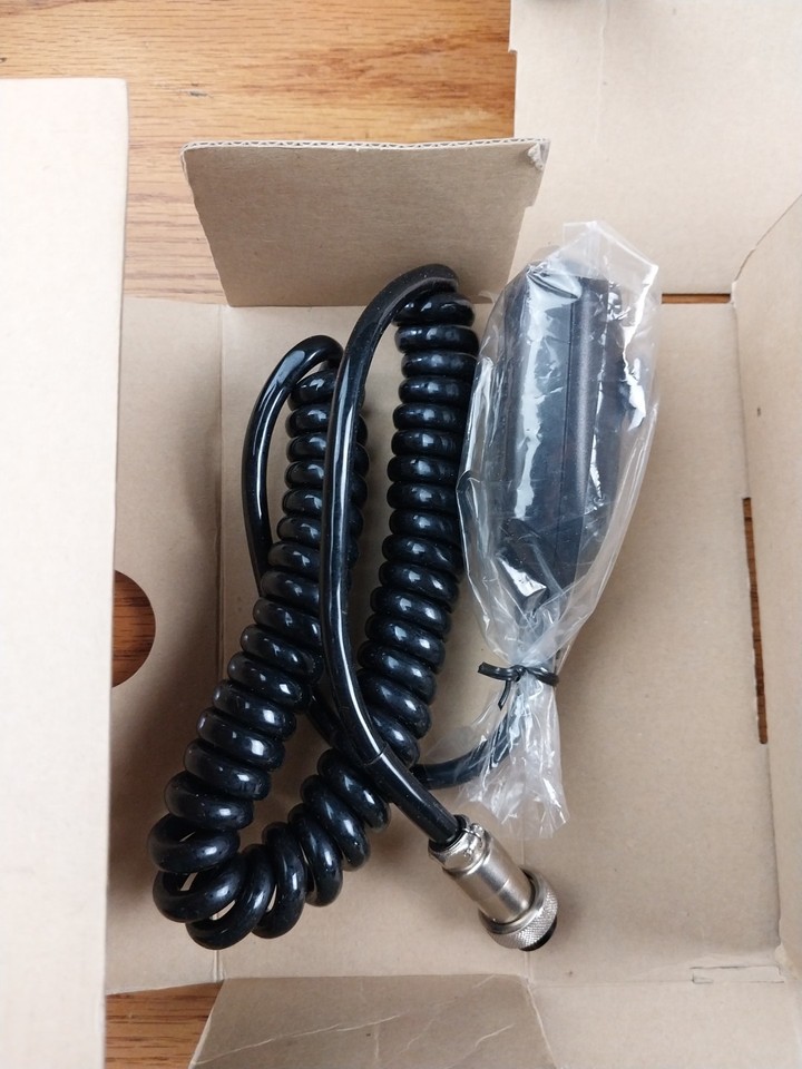 RadioShack HTX-10 25W 10-Meter Ham Radio Mobile Transceiver | eBay