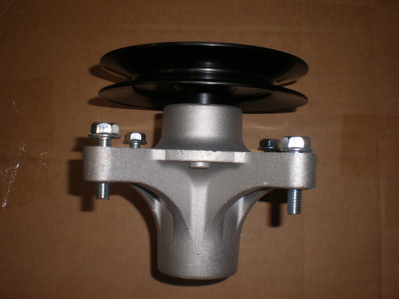 (1) Deck Spindle w/ Bolts and pulley for Toro Timecutter Exmark Quest ...