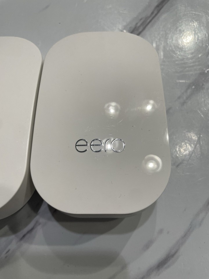 Eero Beacon Mesh WiFi Range Extender D010001 Lot Of 2 Plug-In Access ...