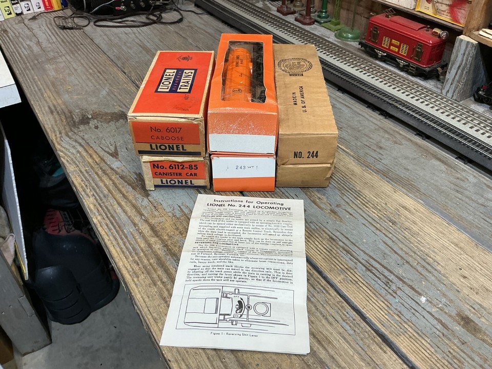 Lionel Steam Engine # 244 W/ Tender & 3 CARS ..SET.. INCL. SOME BOXES ...