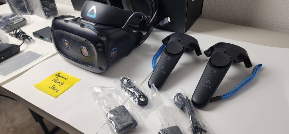 HTC Vive Cosmos Elite VR Headset Kit + NEW 2 Controllers & 2 NEW Base ...