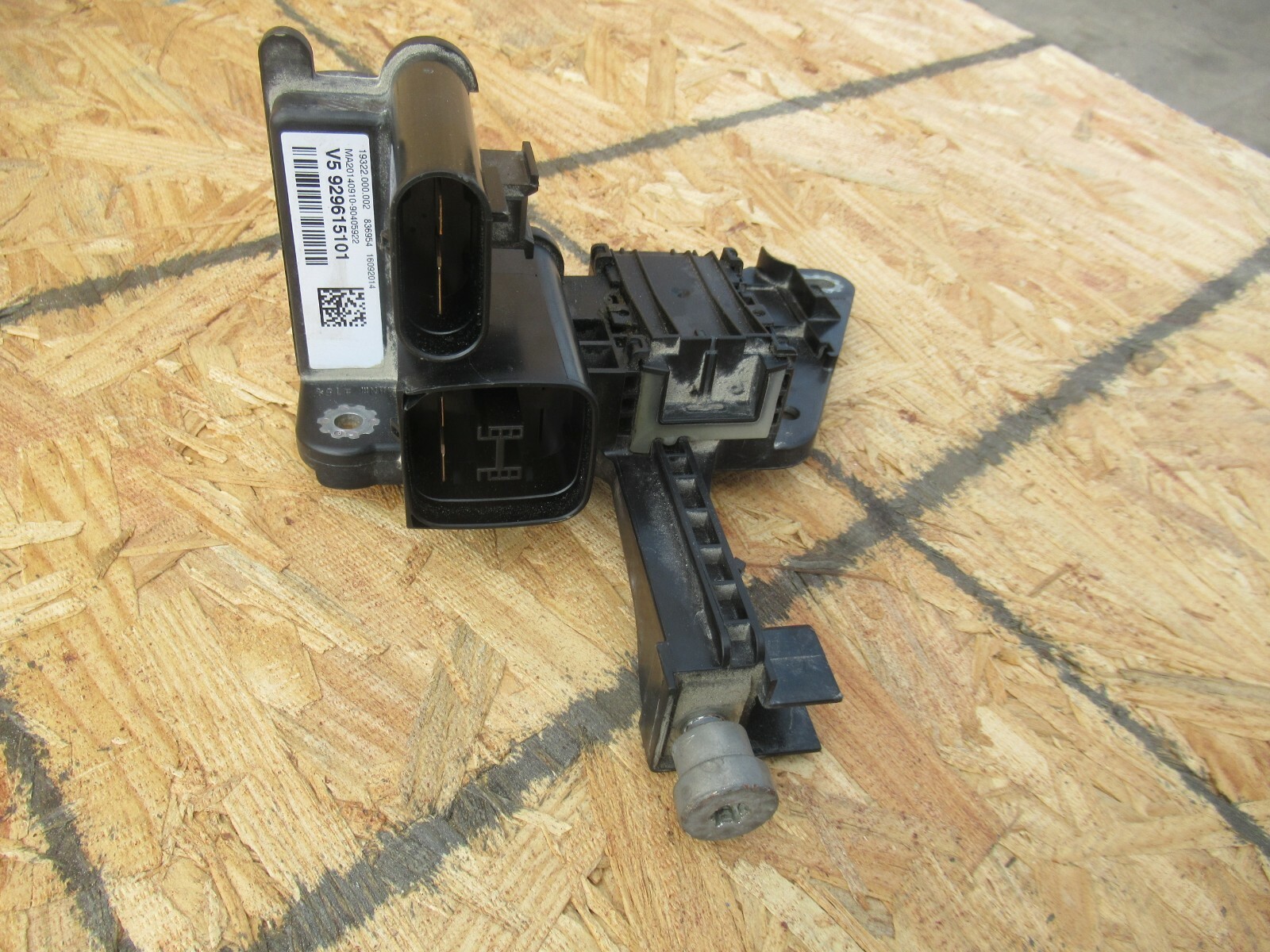 Distributor External Ignition Base B+ Terminal BMW F30 OEM 335i 328i ...