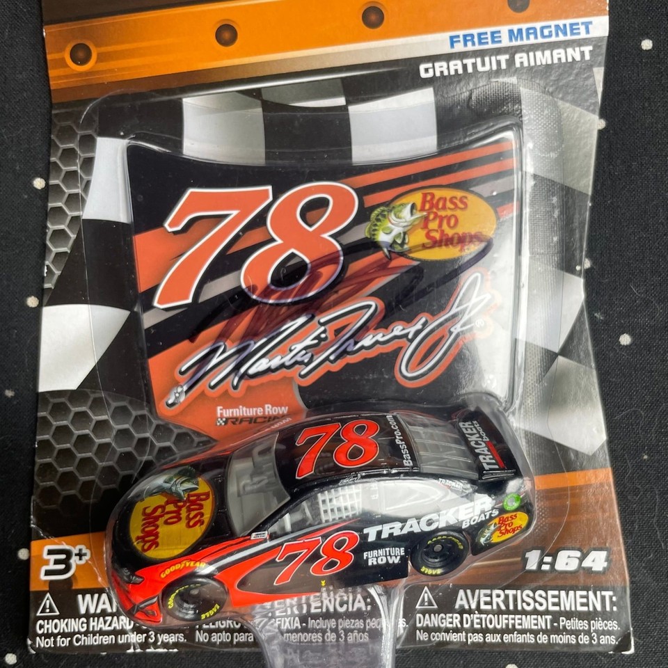 #78 Martin Truex Jr. Autographed 2018 Wave-4 Lionel NASCAR Authentics 1 ...