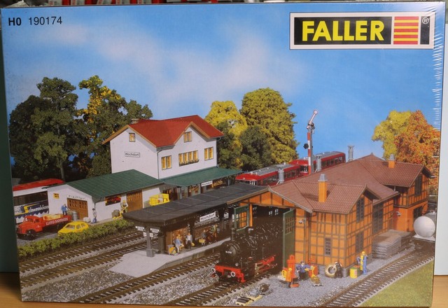 FALLER H0 190174 Bahnhof Hochdorf Lokschuppen fertig gebaut online ...