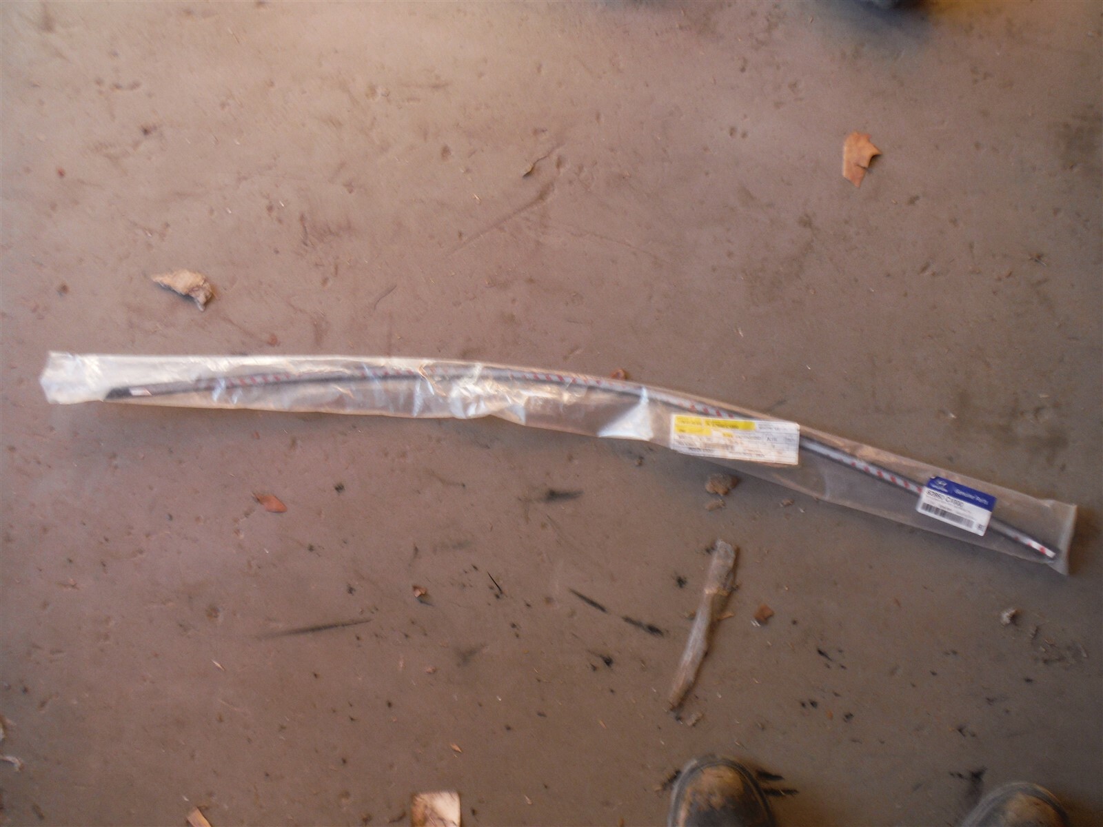 2015-2019 HYUNDAI SONATA RIGHT FRONT DOOR FRAME UPPER MOLDING OEM 82860 ...