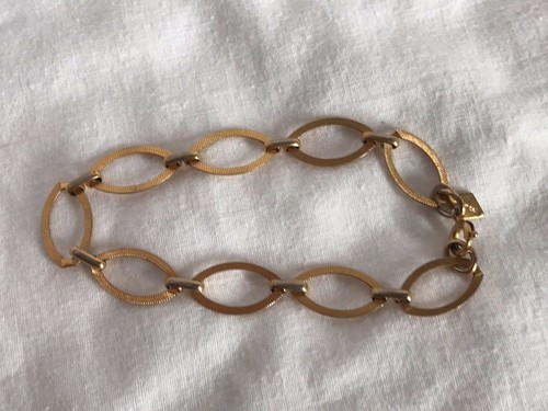 Sarah Cov Coventry gold tone metal chain bracelet pretty preppy chic ...