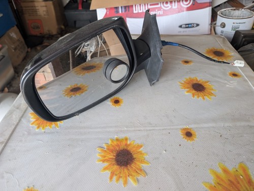Mirror left Passenger 011076 8306 031076 Toyota Yaris | eBay Australia