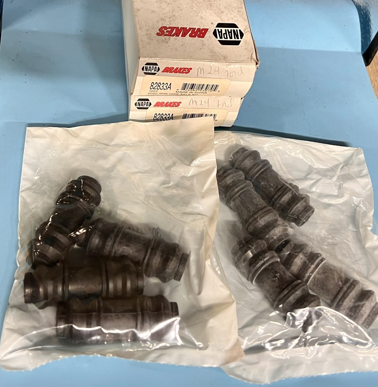 NAPA Ultra Premium Disc Brake Bushing Kit 82833A (LOT OF 2) *FREE ...