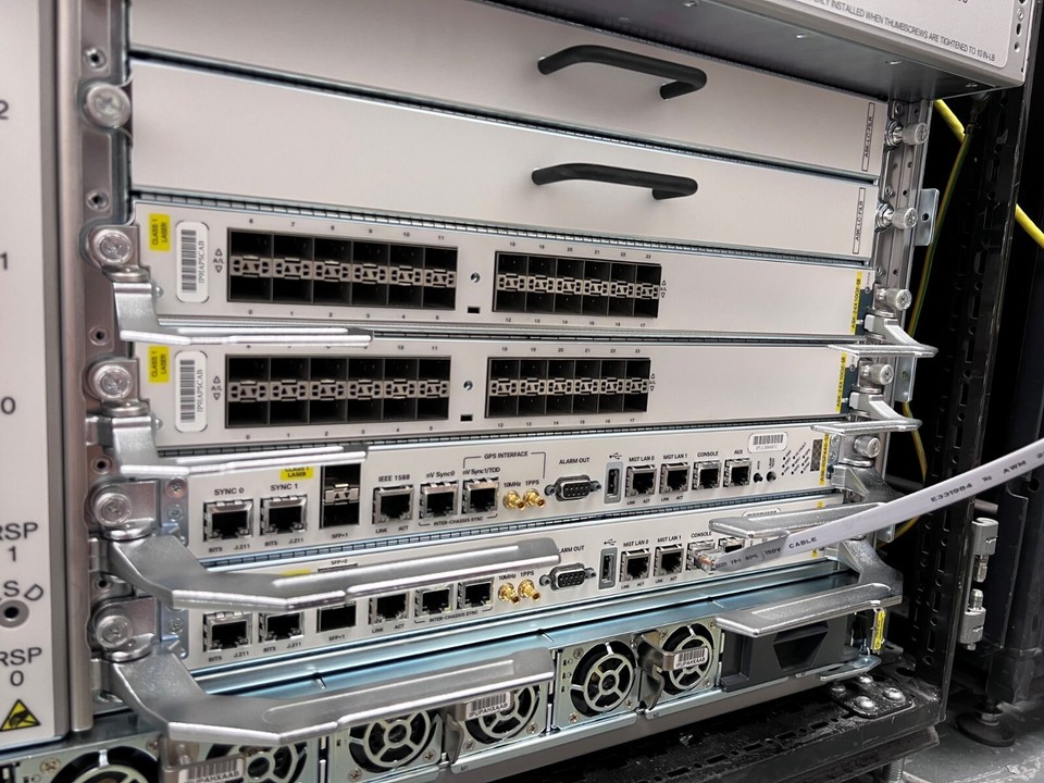 Cisco ASR 9006 2x A9K-RSP440-SE 2x A9K-24X10GE-SE Service Router ...