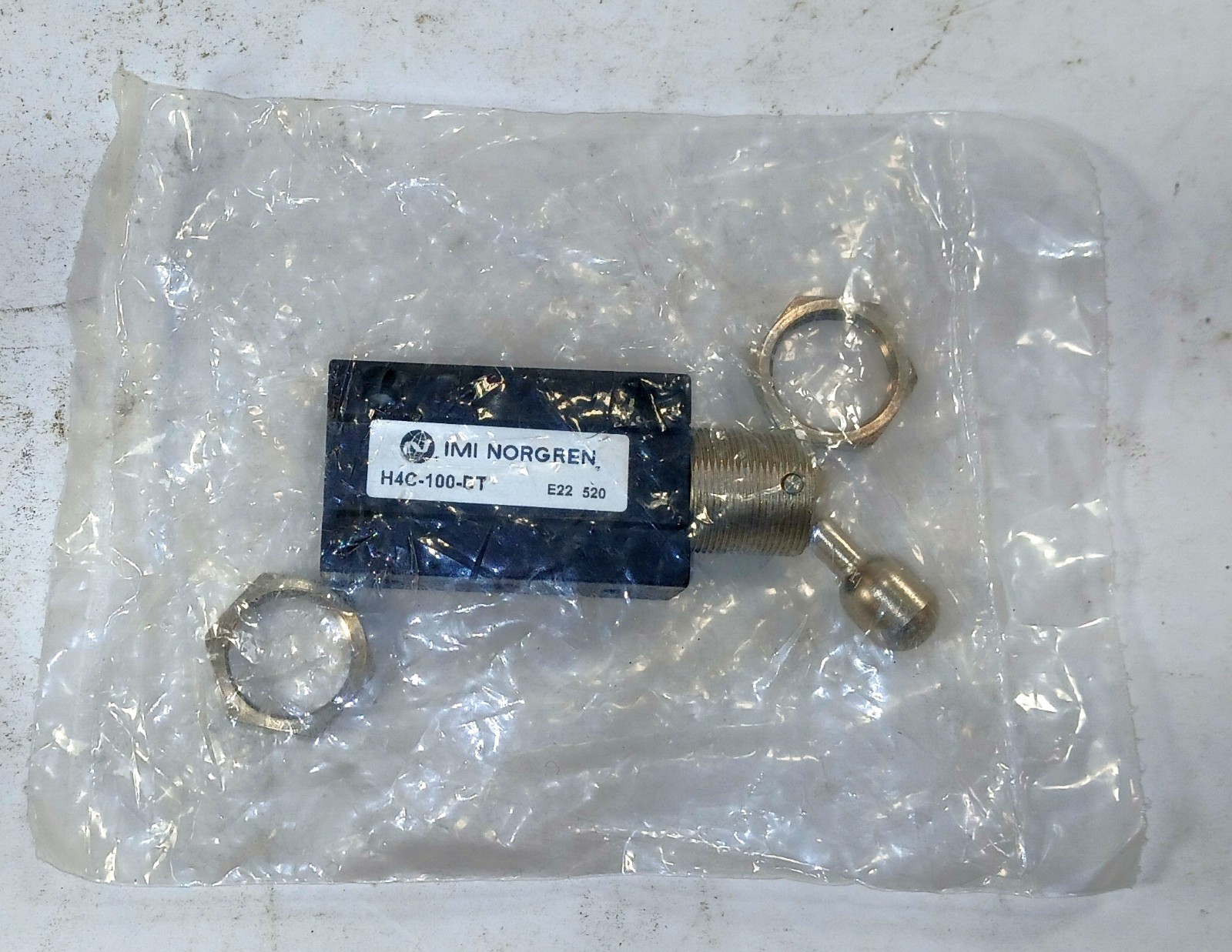1 NEW IMI NORGREN H4C-100-DT DETENTED TOGGLE AIR CONTROL VALVE NNB ...