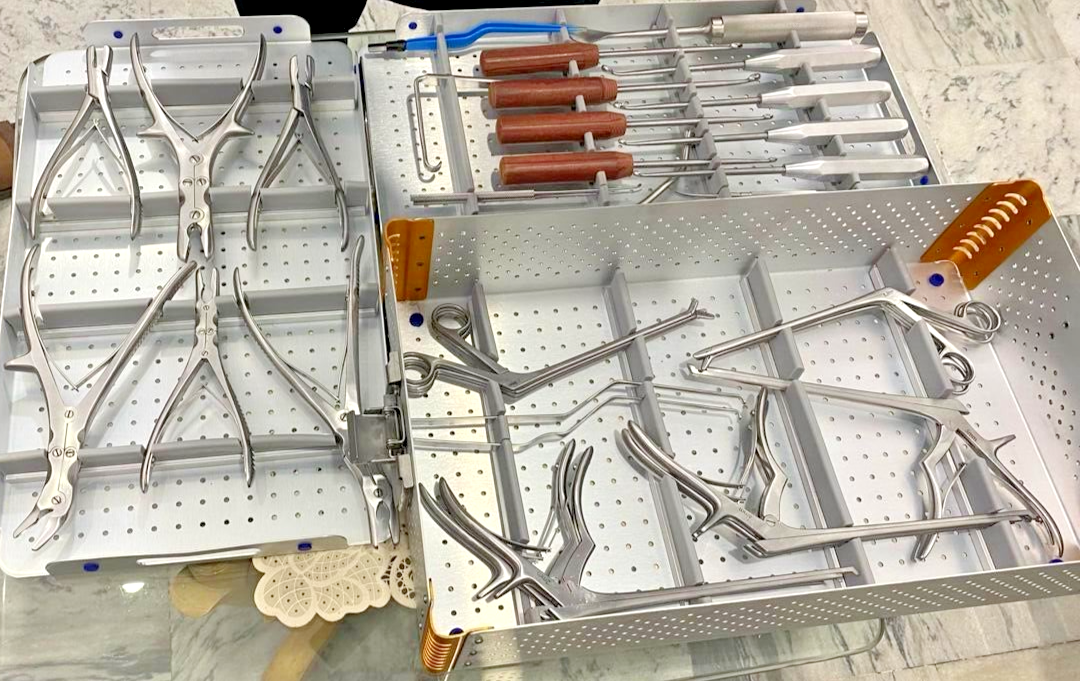 Lumbar Spine Neurosurgical Instruments Set For Spinal Fixation With ...