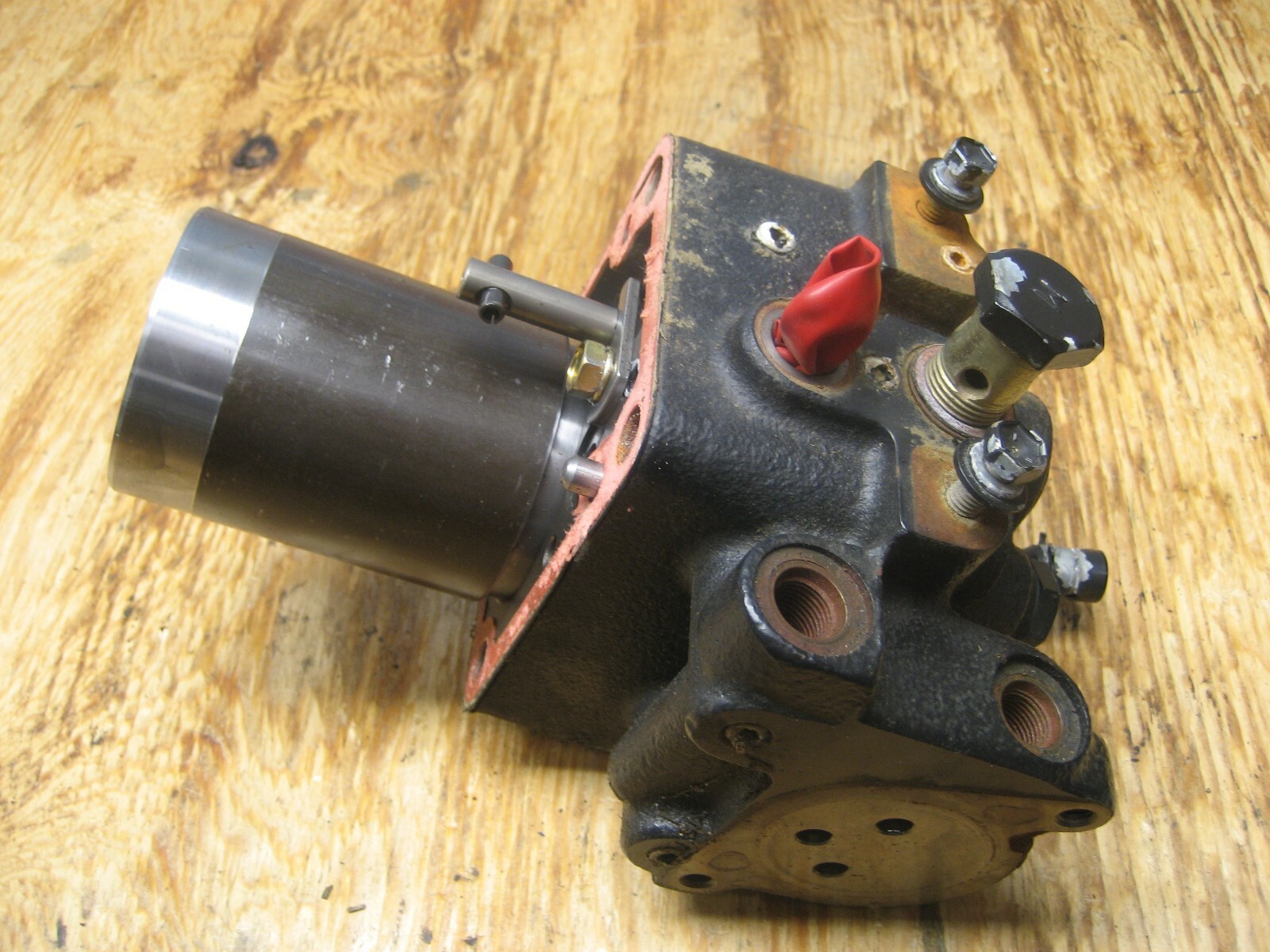JOHN DEERE 2305 ROCKSHAFT CONTROL VALVE LVA801073 | eBay