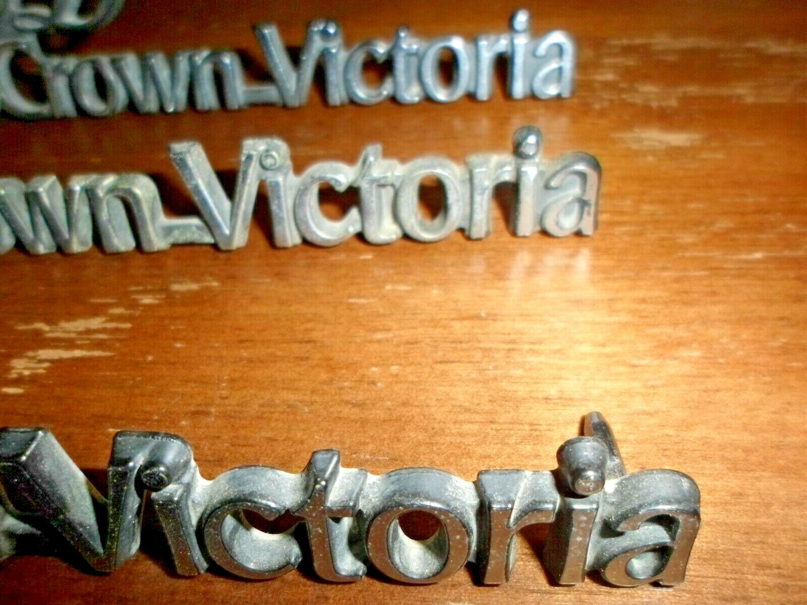 1986 Ford LTD Crown Victoria - Emblem Lot 3 | eBay