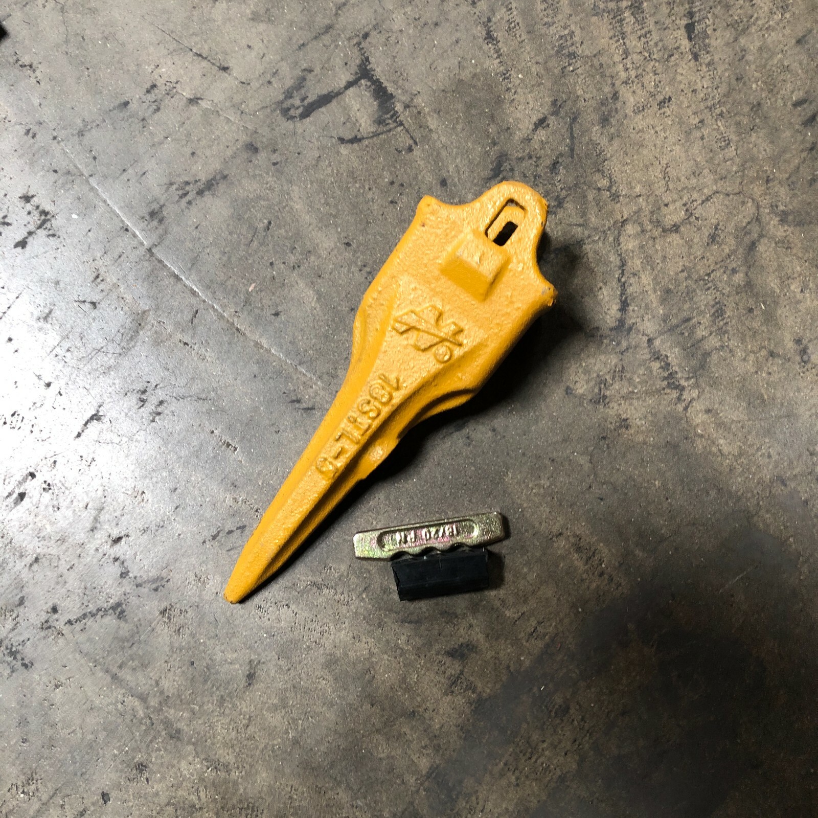 5 PK 18VIP 18STL 18 Series Backhoe Bucket Rock Teeth ,TOOTH WITH Pin ...