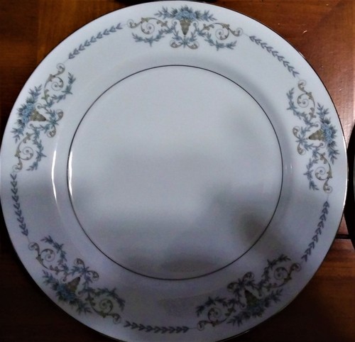 Vintage 1960's Mikasa Fine China Made In Japan Dinnerware (Not a Complete Set) | eBay